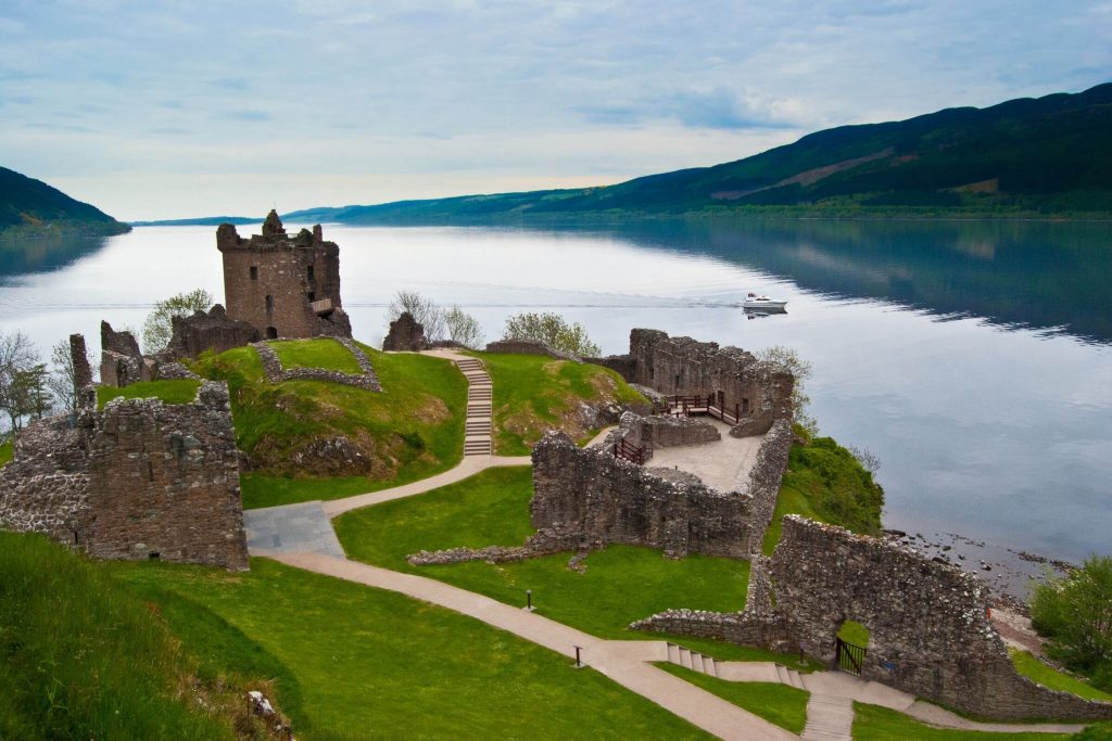 Loch Ness Travel Guide | Visitor Guide to Loch Ness | Sykes Cottages