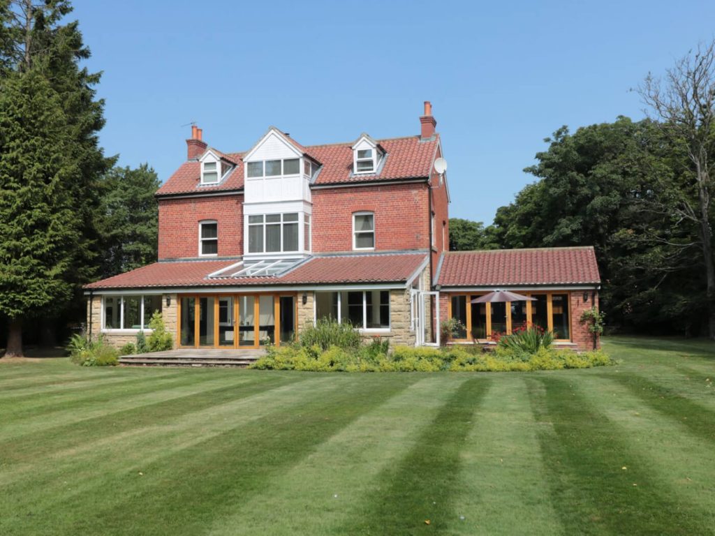 Places to Stay in Whitby & Where to Visit | Sykes Cottages